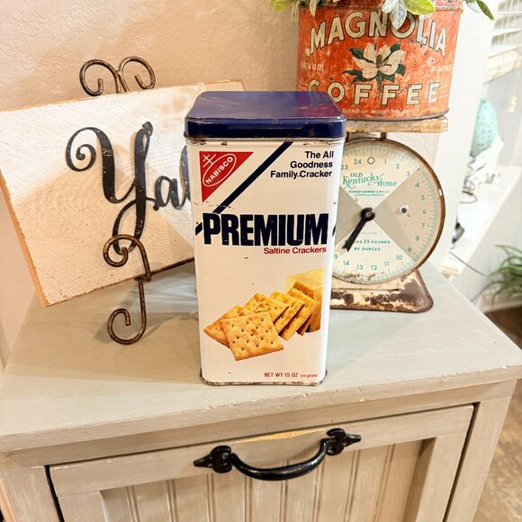 Vintage | Kitchen | 978 Nabisco Premium Cracker Tin | Poshmark